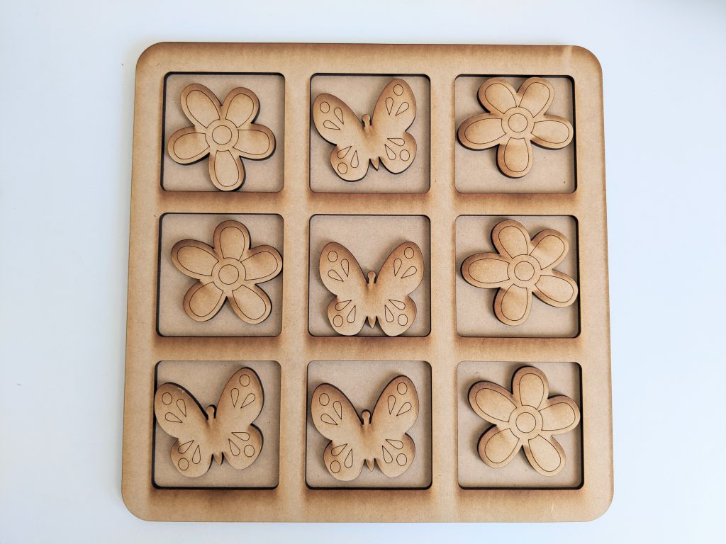 Tic Tac Toe Butterfly and flowers - MyMakerscape